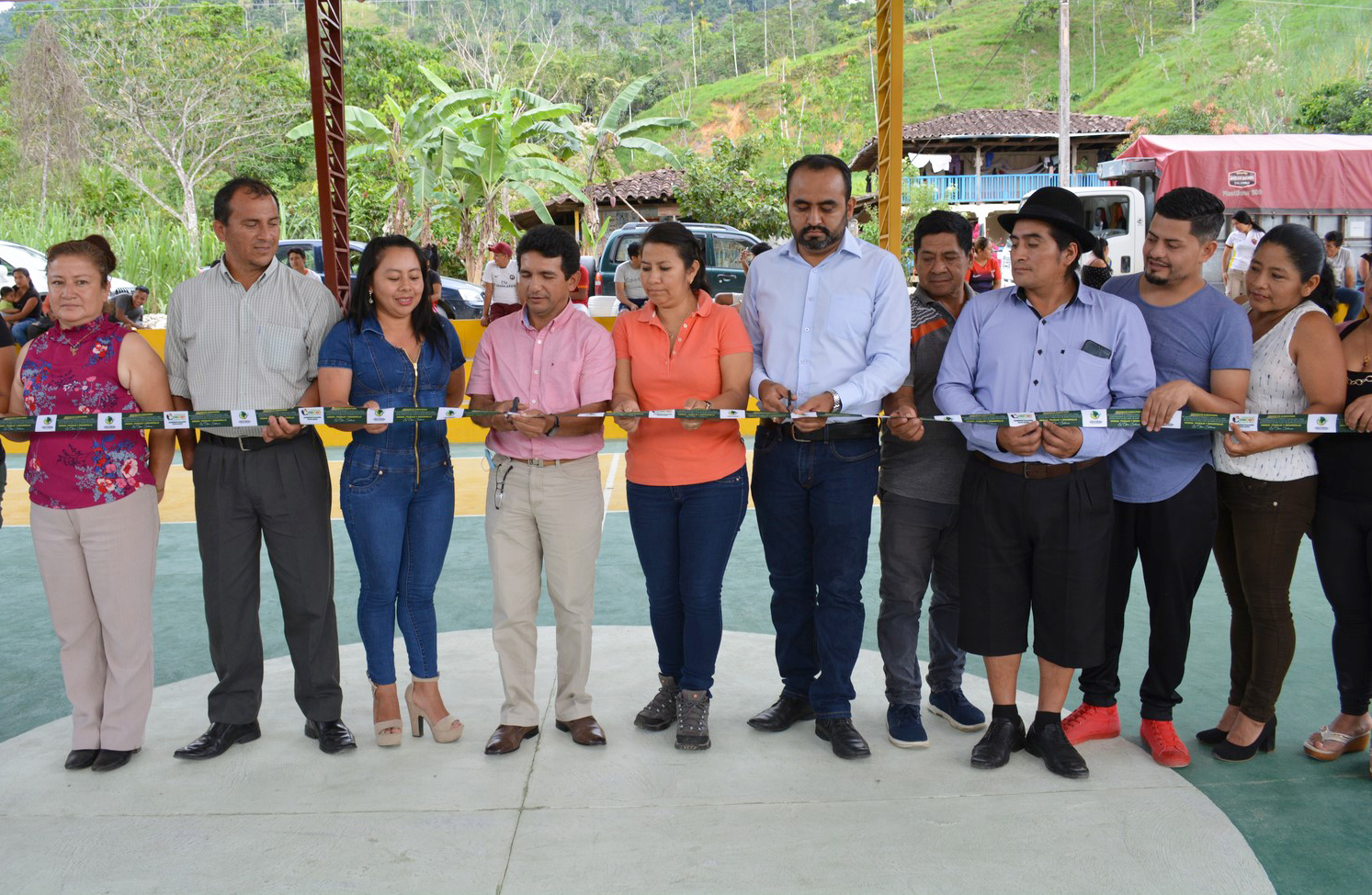 Cancha e iluminación se entregó a moradores de Playas de Cuje – Primer ...