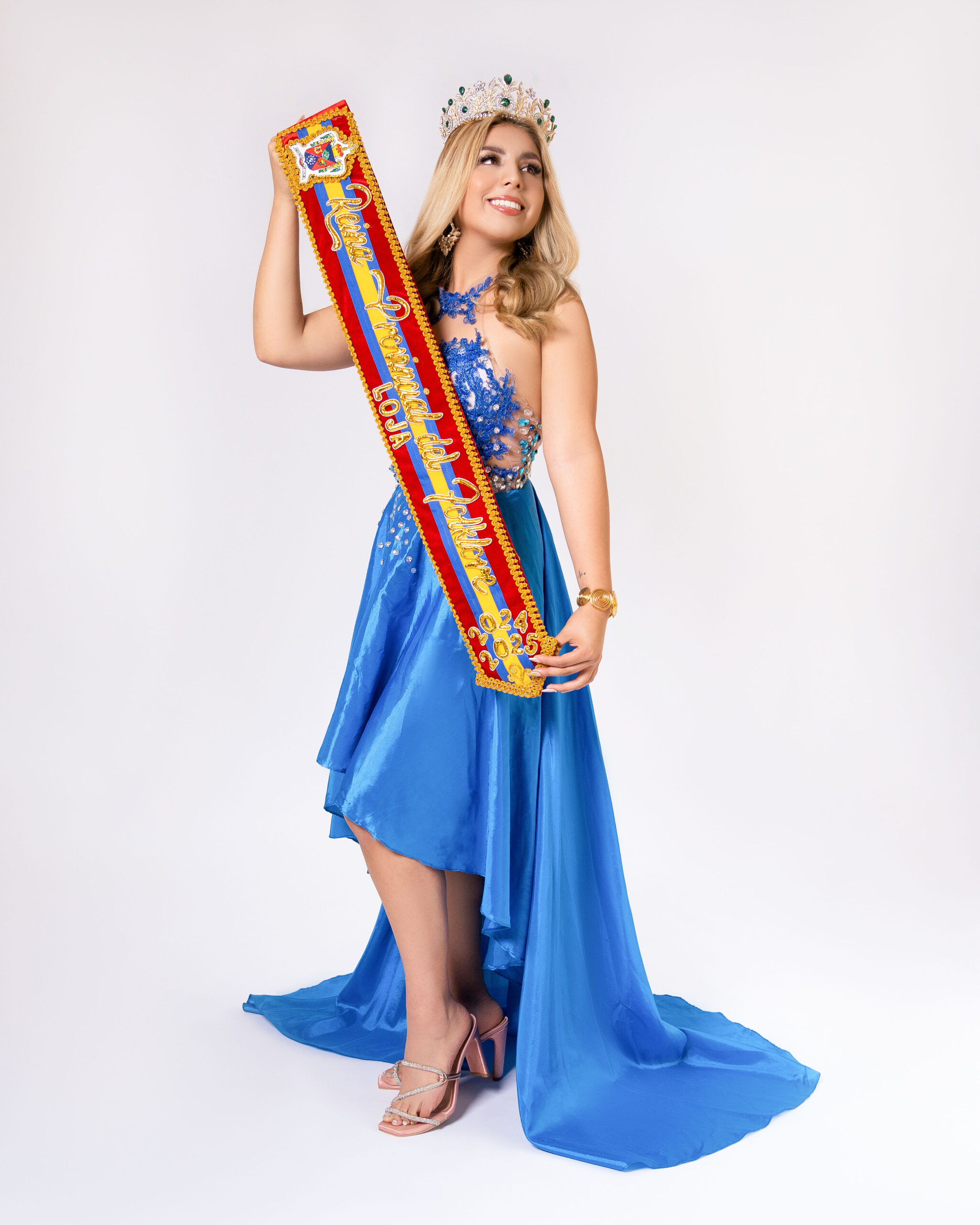 Angie Adriana Robles Gaona representará a Loja en el evento Reina ...